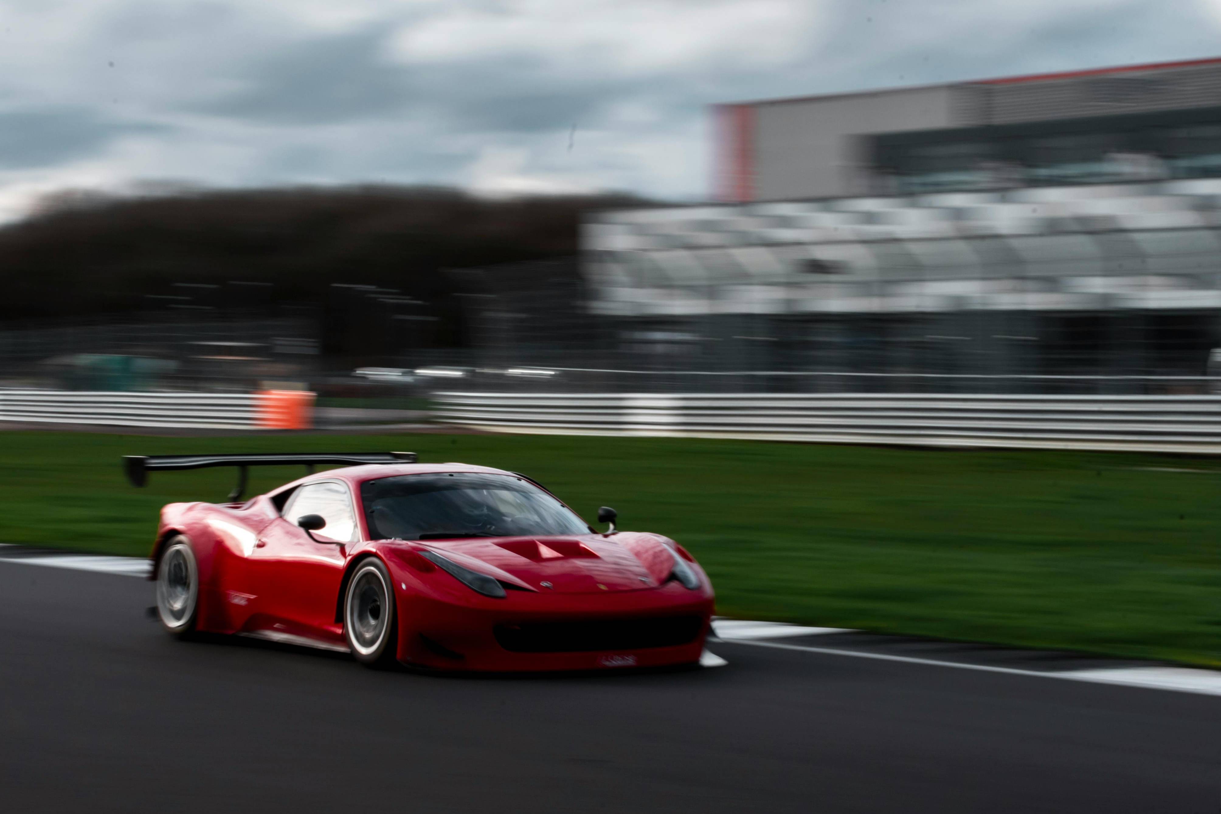 Unfall auf dem Nürburgring: Wer haftet? | DIRO AG